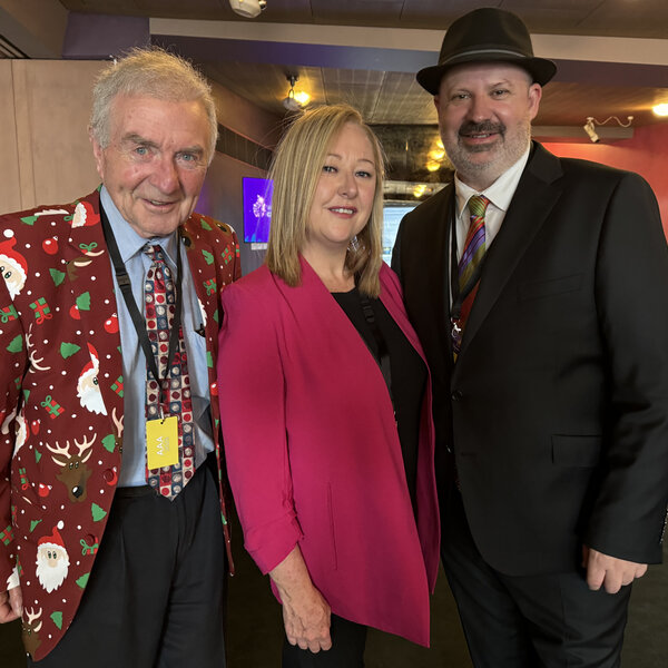 Carols by Candlelight with Philip Brady, Simon Owens and Fiona Byrne - 3AW Remember When - Omny.fm