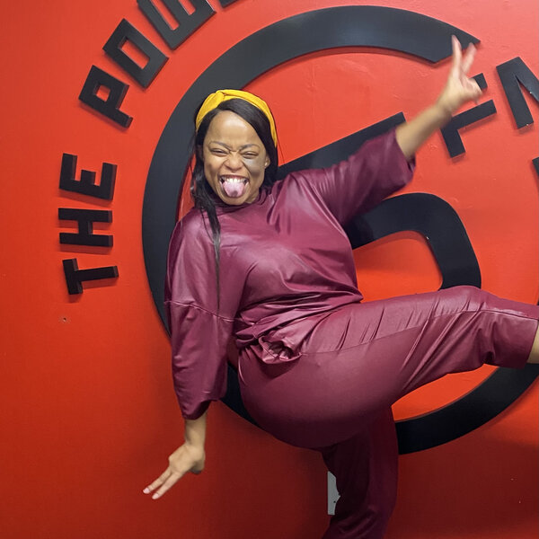 Minnie Ntuli visits the Primary School Kids - 5 Weekend Breakfast - Omny.fm