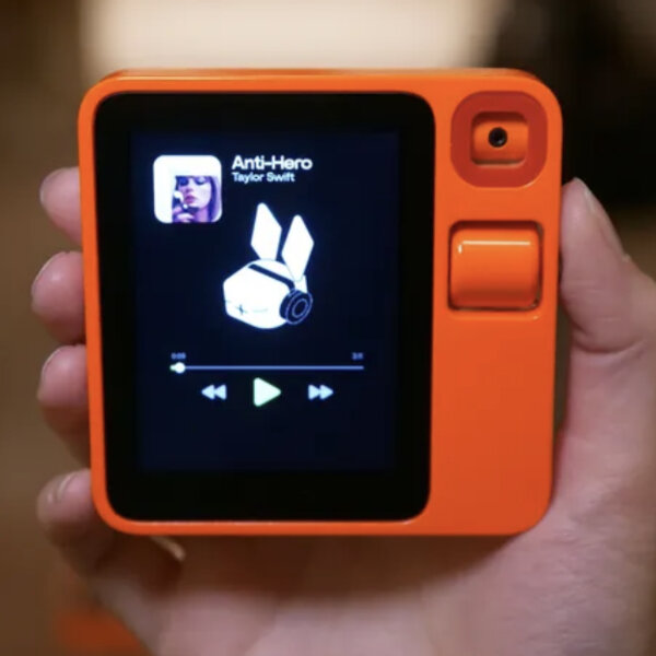 Rabbit R1: Another screen for you to look at -- but with AI! - Down ...