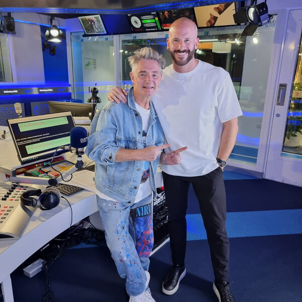 Ryan Gibb opens for Robbie Williams - Dubai Eye 103.8 - Omny.fm