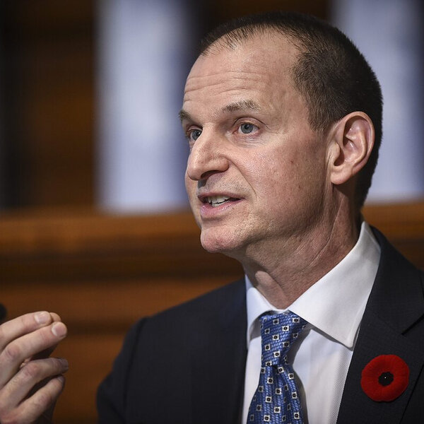 Avec l'économie qui vacille, Trudeau la cigale a l'air fin... - Antoine ...