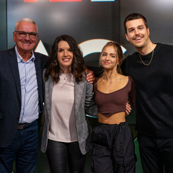 Spécial des fans dans l'Antichambre! - L'Antichambre - Omny.fm