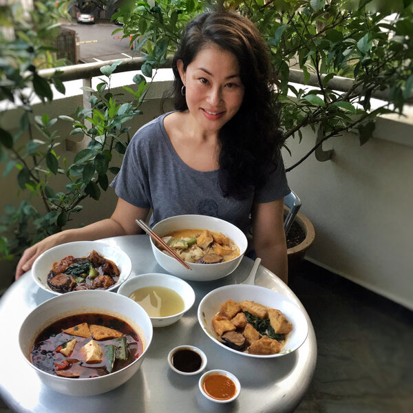 MAKAN KAKIS WITH DENISE (CIRCUIT BREAKER MEALS) - HALAL YONG TAU FOO ...