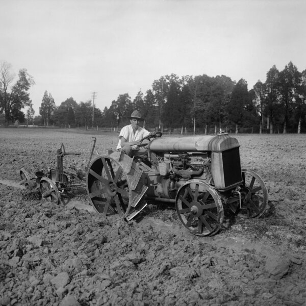 Behind The Paint, The Race To Create The First Farm Tractor - MID-WEST ...