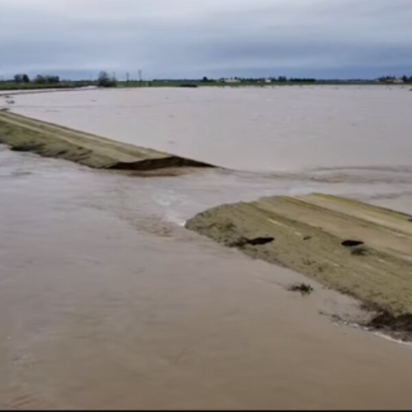 Extreme Flooding Slams California Farms - MID-WEST FARM REPORT ...