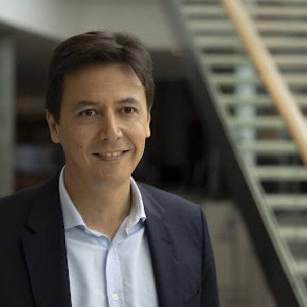 In the Spotlight: How does virtual twin tech shape the future of smart ...