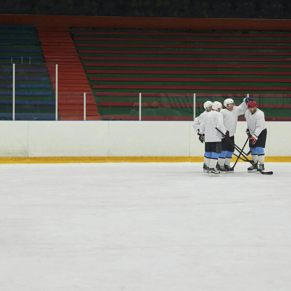 Toronto @MapleLeafs legend Darryl Sittler joins @MooreintheAM ahead of ...