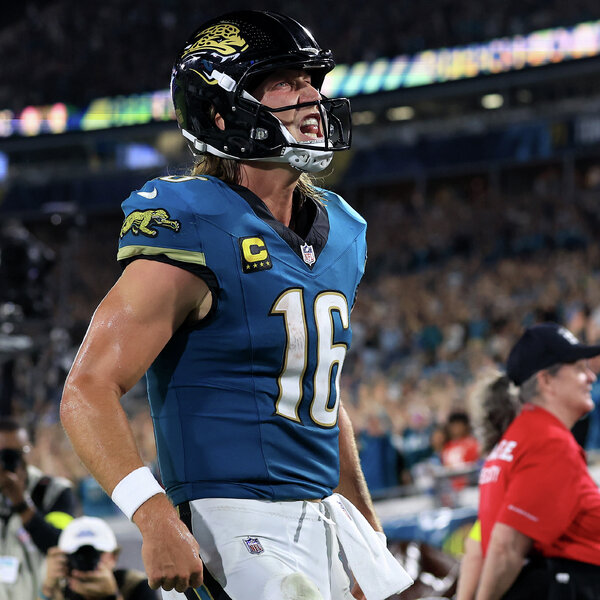 JAX 4Q 31-28 Trevor Lawrence 1-yd TD run - NFL on Westwood One Sports ...