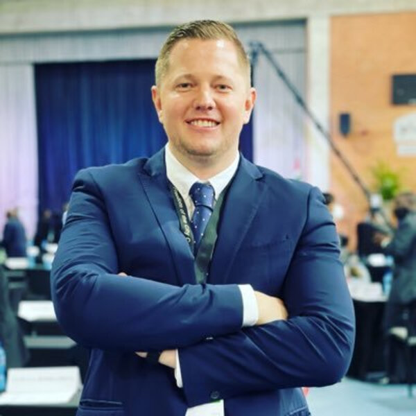 Raadslid bedank uit moedeloosheid - Op en Wakker - Omny.fm