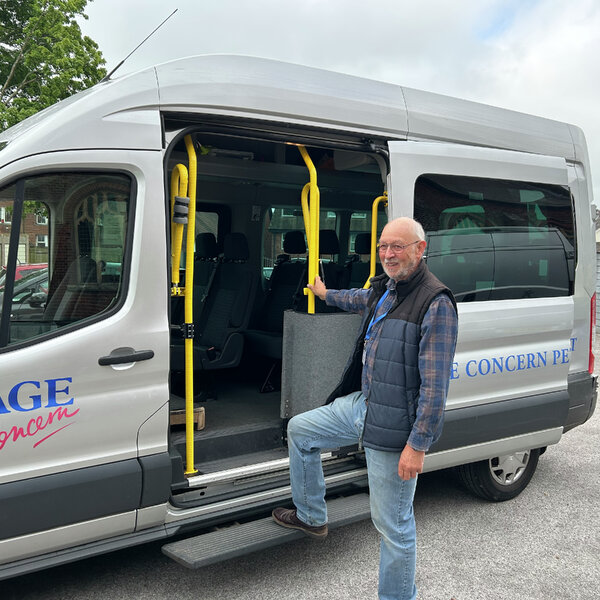 the P pod on location - on the Age Concern Bus! - Petersfield's Shine ...