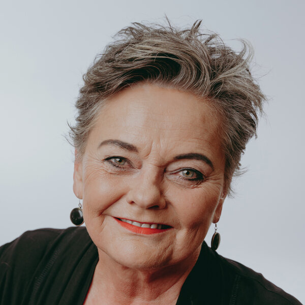 HIER VOLG DIE NUUS deur Ina Strydom - RSG Dokumentêr - Omny.fm