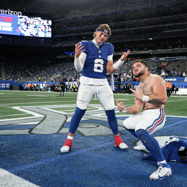 Cam Skattebo et Jaxson Dart renversent les Eagles! - Rudesse excessive ...