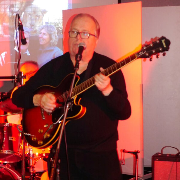 Stewart Corrick - musician and Beatles fan - The Hot Seat, on City Park ...