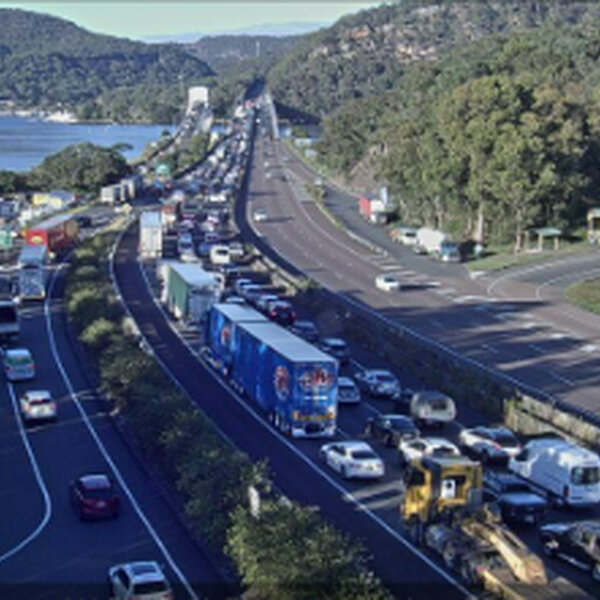 BREAKING: Serious crash blocks M1 southbound - The New South Wales ...