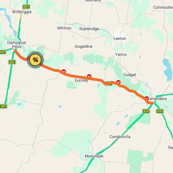 Truck Crash closes the Sturt Highway in both directions near Darlington ...