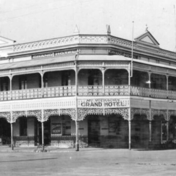 Iconic 138-year-old pub up for sale - The Queensland Briefing - Omny.fm