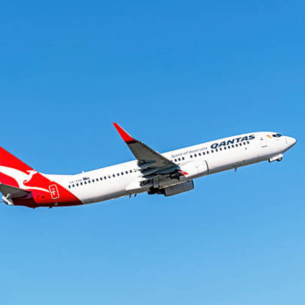 Qantas Boeing 737 experiences engine failure - The Queensland Briefing ...