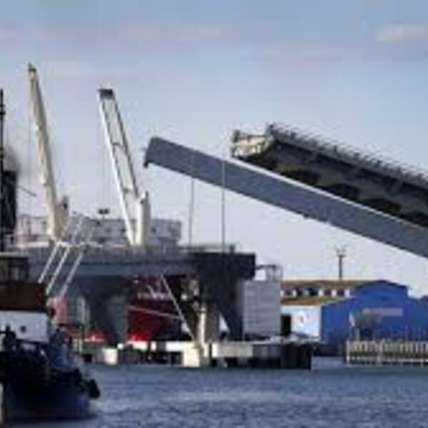 Bridge stuck open on Port River Expressway - The South Australia ...