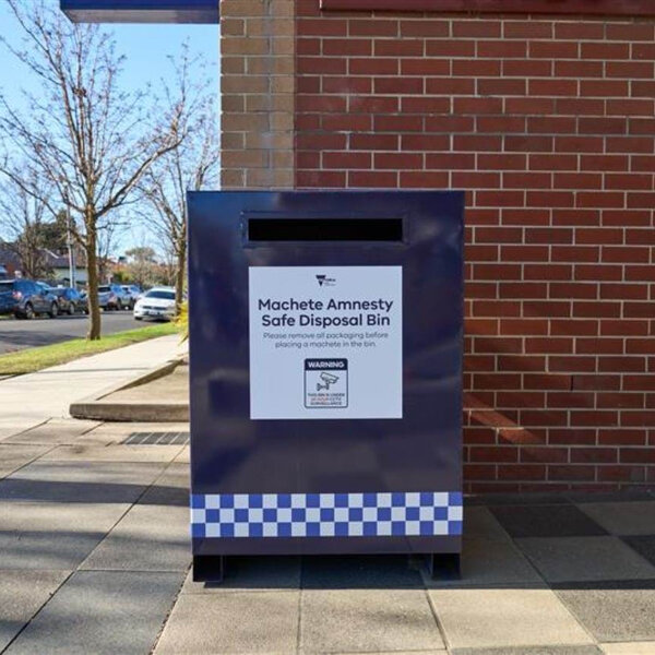 Machete ban hiccup as weapon's handle protrudes out of Wodonga amnesty ...