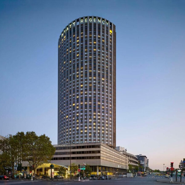 ABASIKI BEBUNDA: AMBASSADOR NATHI MTHETHWA (58) FALLS TO HIS DEATH IN ...